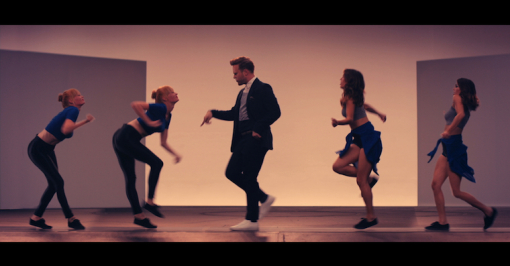 Olly Murs ft Travis McCoy 'Wrapped Up' by Jonathan Lia | Videos | Promonews